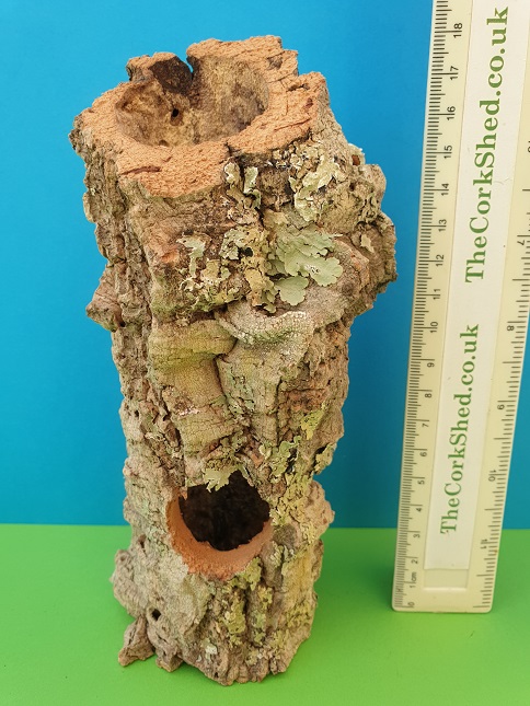 Cork caves and hides are perfect for decoration, hiding and nesting