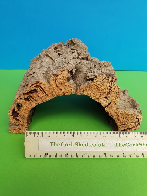 Cork caves and hides are perfect for decoration, hiding and nesting
